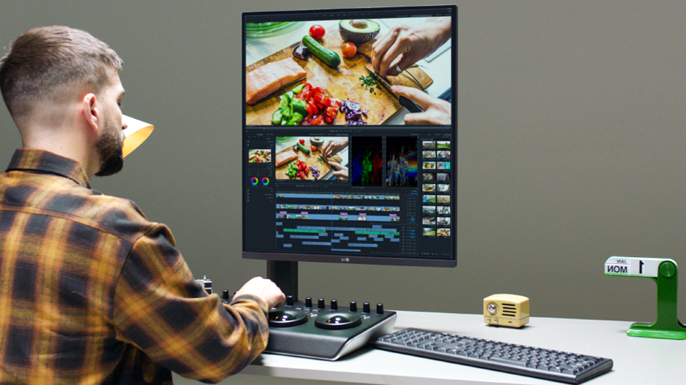 LG Introduces 16:18 DualUp Monitor, 32-inch 4K UltraFine Display Screen