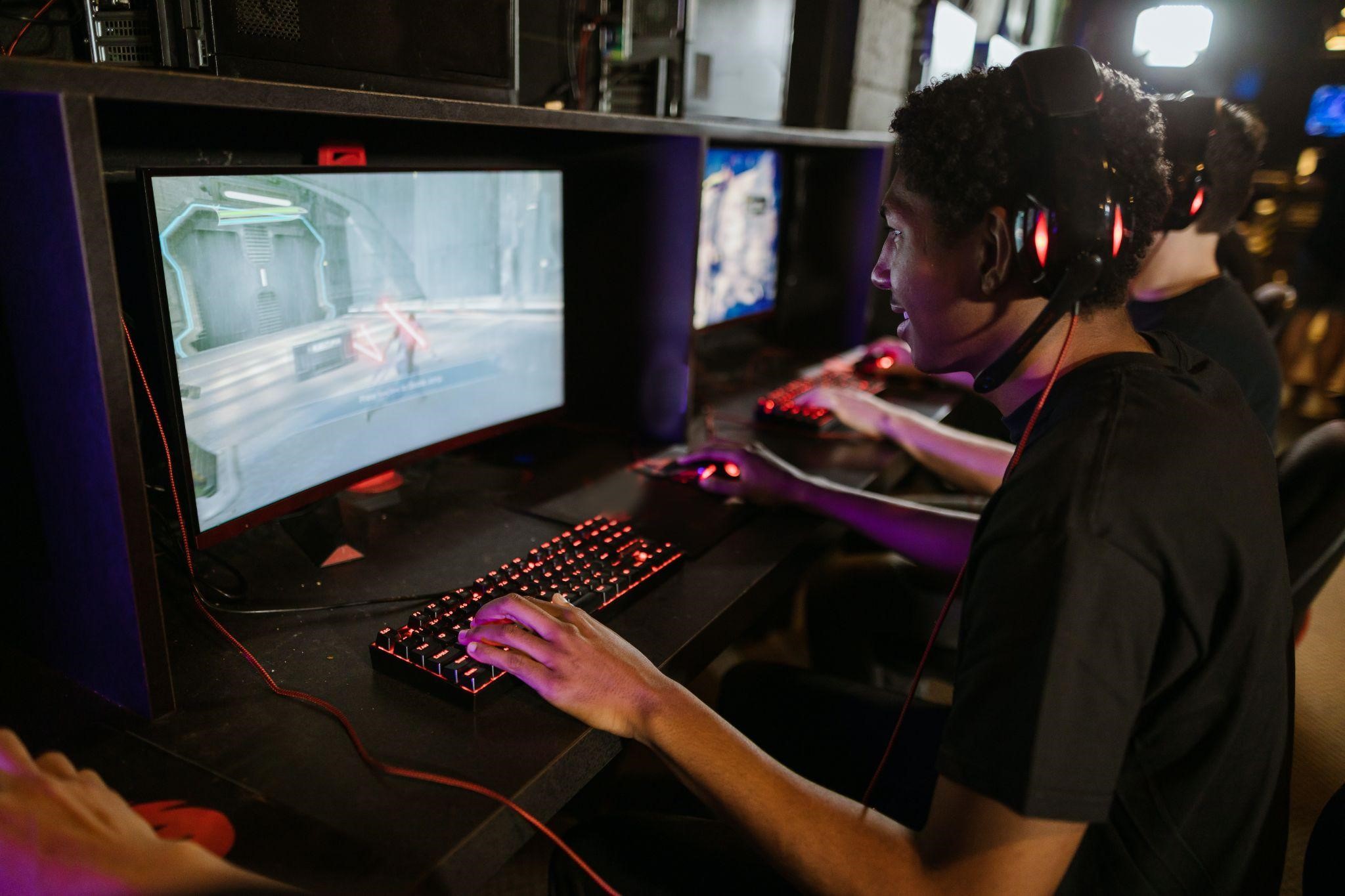 Game Like A Pro: 10 Secret Tips To Improve Your Gaming Skills