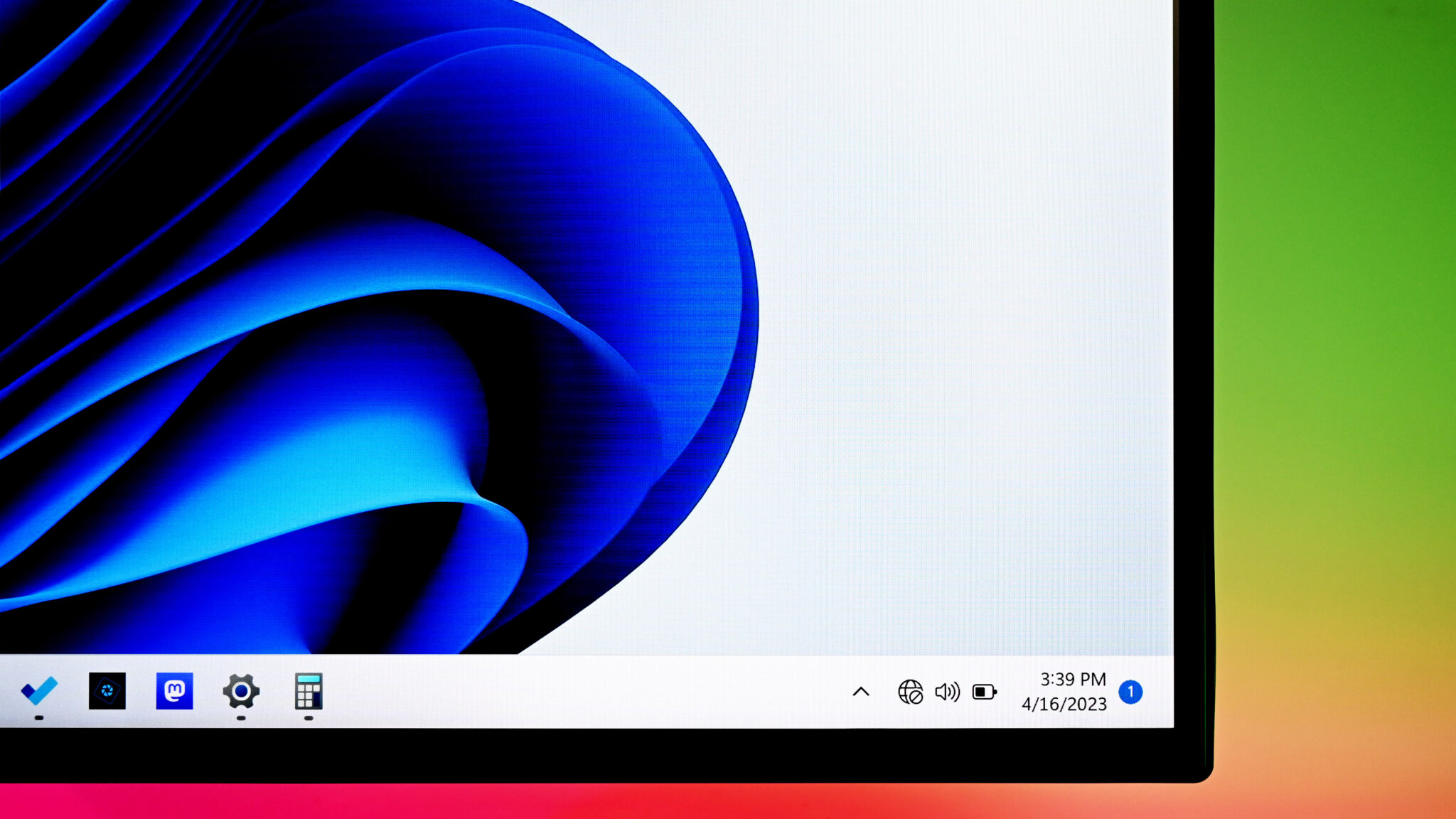 Microsoft Adds Office Companion Apps to Windows 11 Taskbar